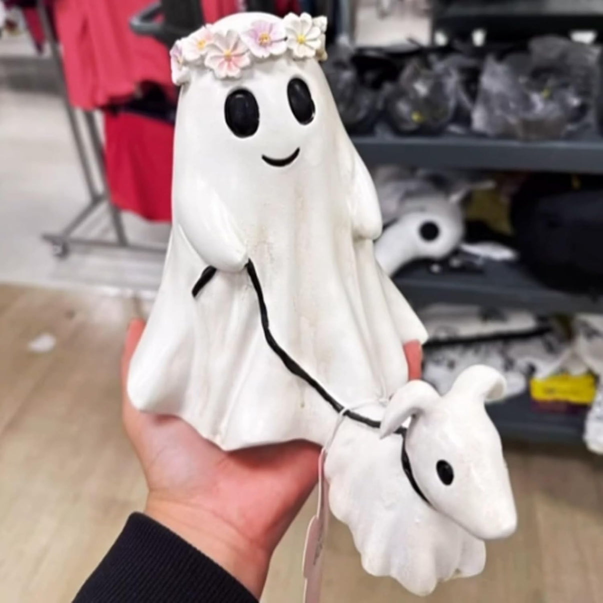 Ghost Walking Dog Statue 👻🔥 – lionclay