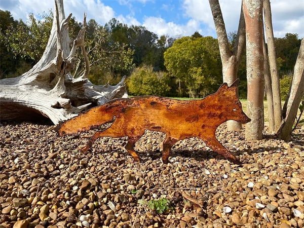 Sneaky Rustic Metal Fox Garden Decoration with Stakes – lionclay