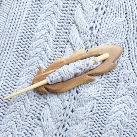 ⛄ ️Handmade Wooden Brooch Pin🌲Hand-made In Oak – lionclay
